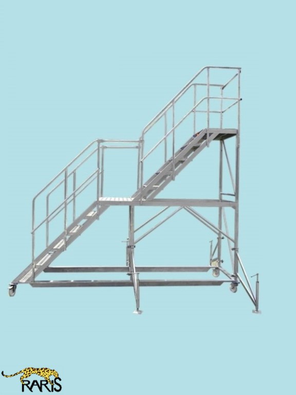Platforme mobile cu doua podini, la 45 grade, incarcarea maxima: 300 kg ...